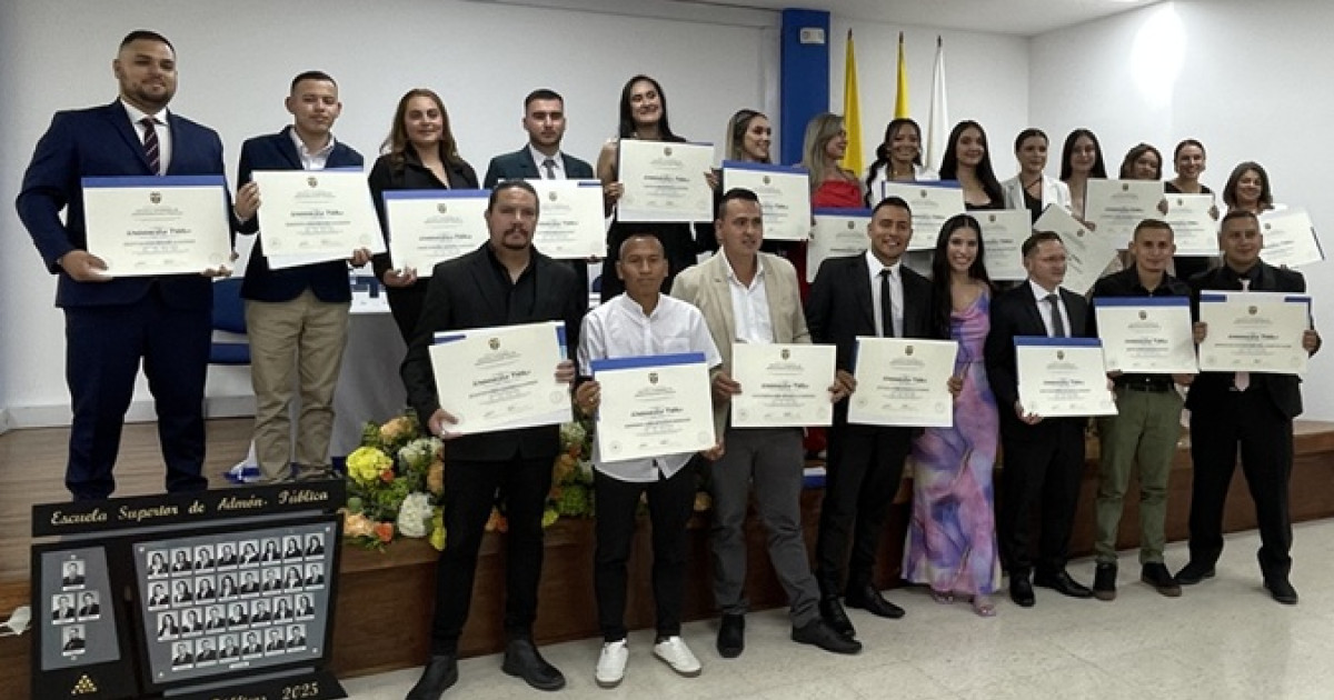 Grados en la ESAP Caldas 2025